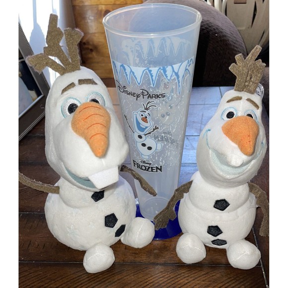 Disney | Toys | Disney Frozen Olaf Bundle Plushies Disney Parks Olaf ...